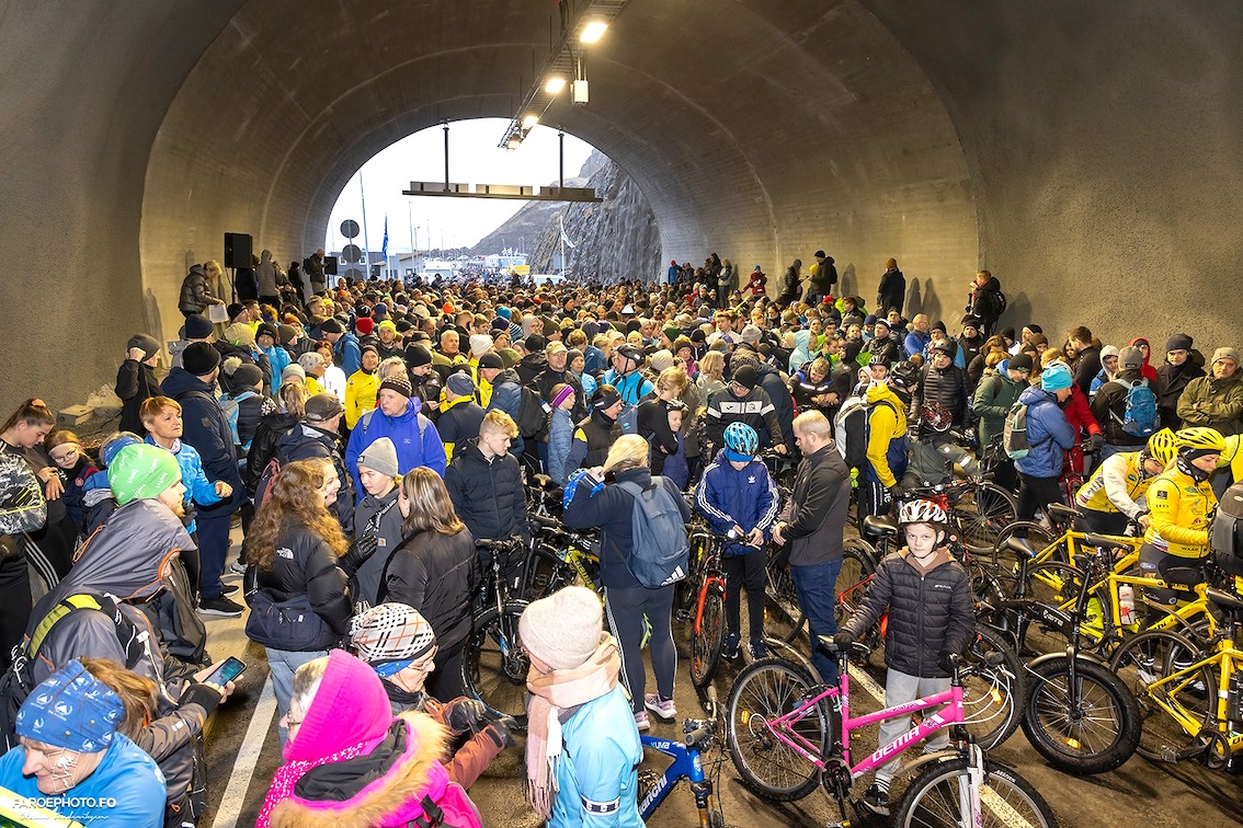Na Wyspach Owczych otwarto nowy podmorski tunel Sandoyartunnilin